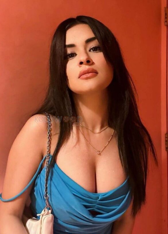 Seductive Avneet Kaur In A Blue Tight Short Dress Photos 01 (263732) | Kollywood Zone