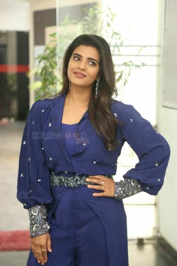 Actress Aishwarya Rajesh At Farhana Movie Press Meet Photos 02 (232361 ...