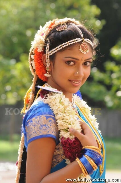Actress Amala Pictures 03 (59373) | Kollywood Zone