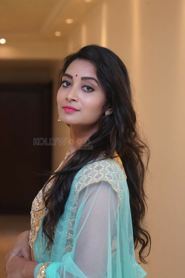 Actress Bhanu Sree Inaugurates Trendz Vivah Expo At Taj Krishna Photos ...