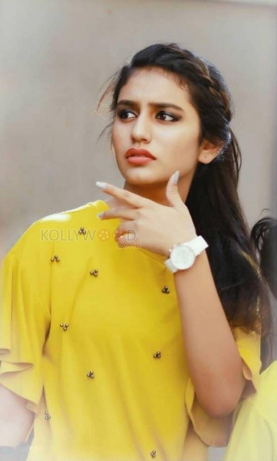 Actress Priya Prakash Varrier Photos 12 (32916) | Kollywood Zone