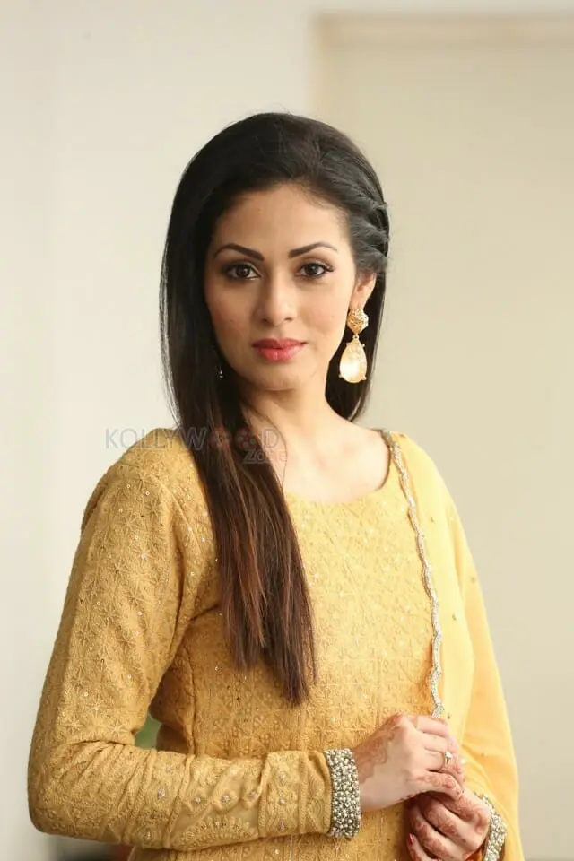 Actress Sadha At Kitty Party First Look Launch Photos 14 (36526 ...