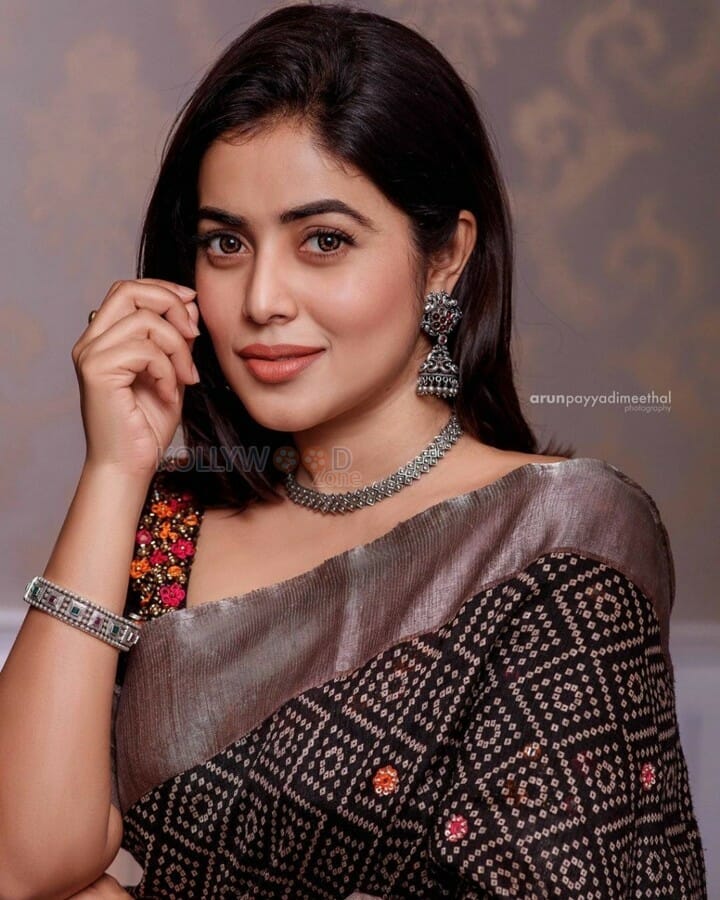 Actress Shamna Kasim Saree Photos 01 (39800) | Kollywood Zone