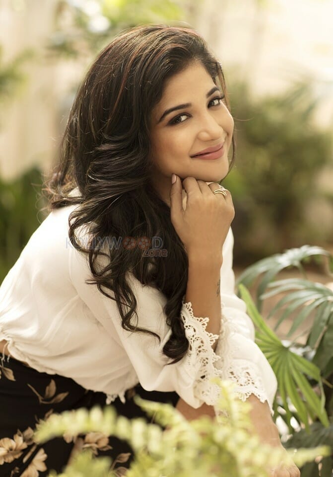 Beautiful Actress Sakshi Agarwal Photoshoot Photos 02 (62112 ...
