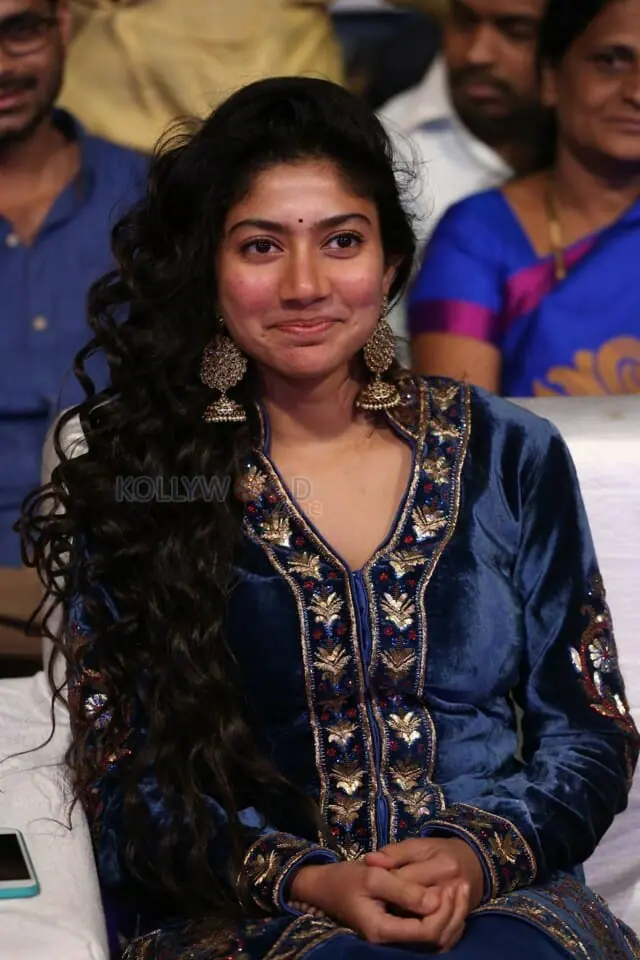 Cute Sai Pallavi Photos 20 (50626) | Kollywood Zone
