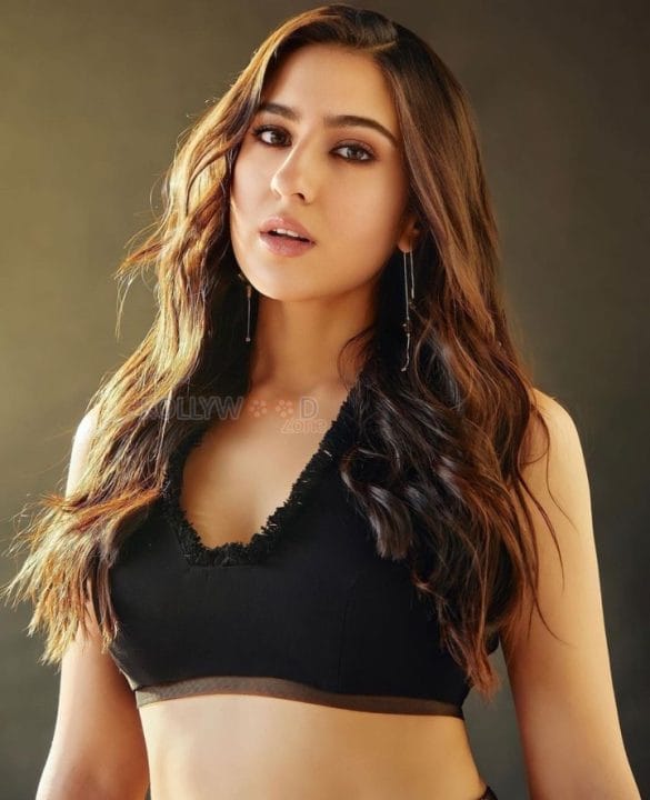 Gorgeous Sara Ali Khan In A Black Lehenga Photos 01 (247156 ... Gorgeous Sara Ali Khan In A Black Lehenga Photos 01 (247156 ...