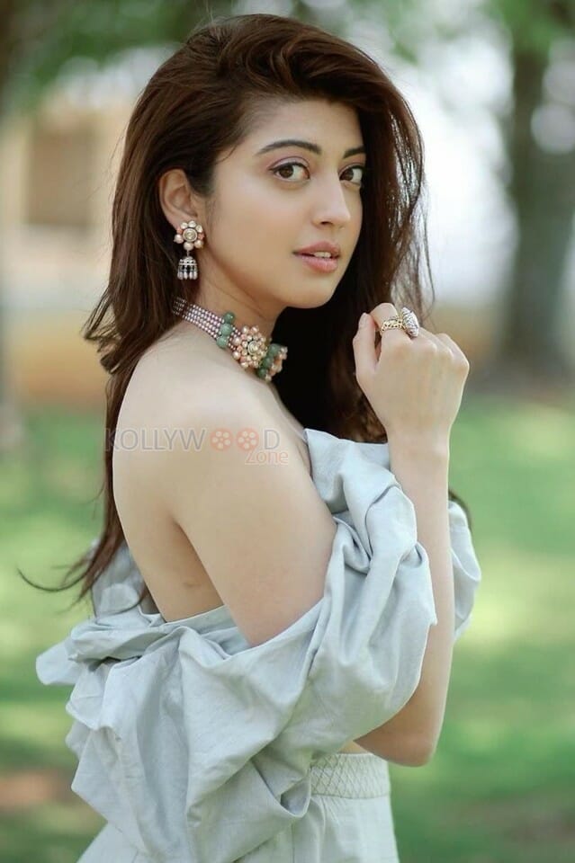 Hungama 2 Heroine Pranitha Subhash Photos 03 (41459) | Kollywood Zone