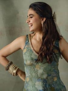 Kannivedi Heroine Keerthy Suresh In A Sleeveless Mint Green Kurta With ...