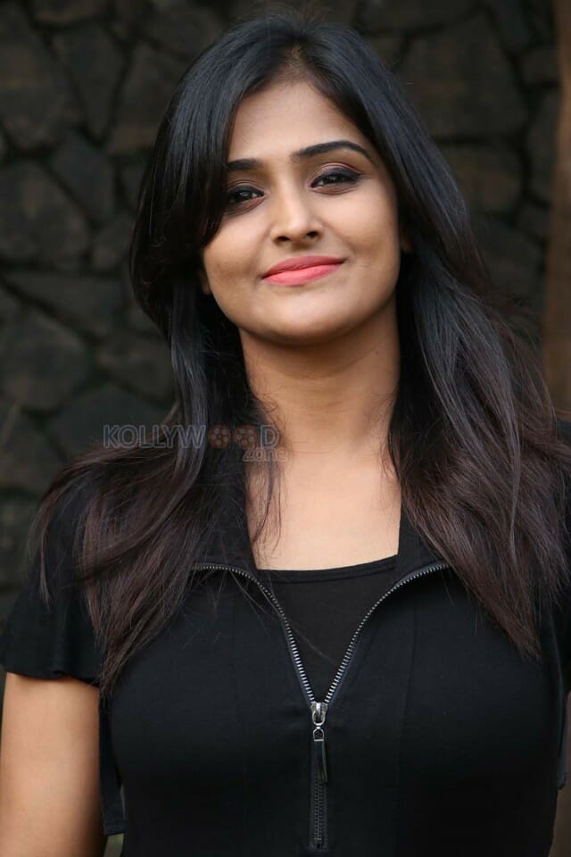 Malayalam Actress Ramya Nambeesan New Photos 03 (23892) | Kollywood Zone