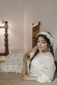 Malayalam Actress Rima Kallingal In A Traditional White Saree Photos 02 ...