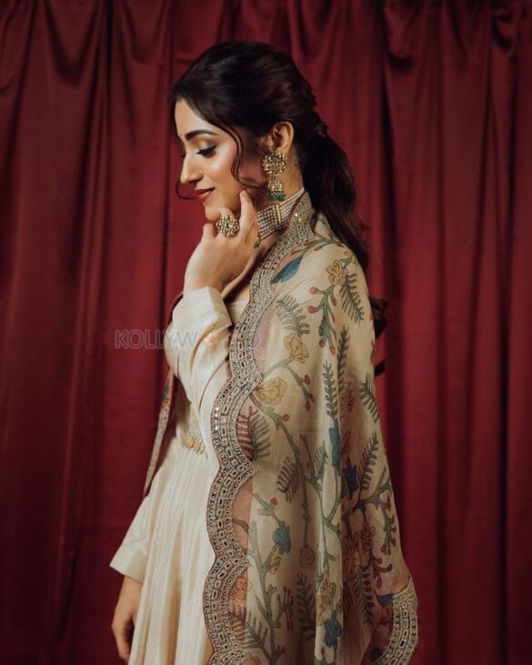 Mesmerizing Trisha Krishnan Photoshoot Stills 06 (238979) | Kollywood Zone