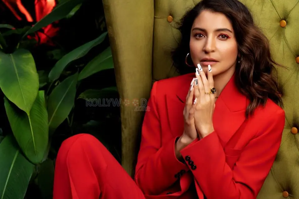 Red Hot Anushka Sharma Puma Photoshoot Pictures 01 (303359) | Kollywood Zone
