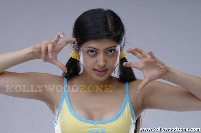 Sexy Actress Praneetha Stills 20 (41755) | Kollywood Zone