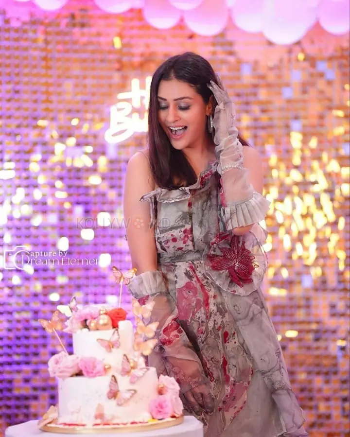Sexy Payal Rajput Birthday Celebration Photos 05 (298490) | Kollywood Zone