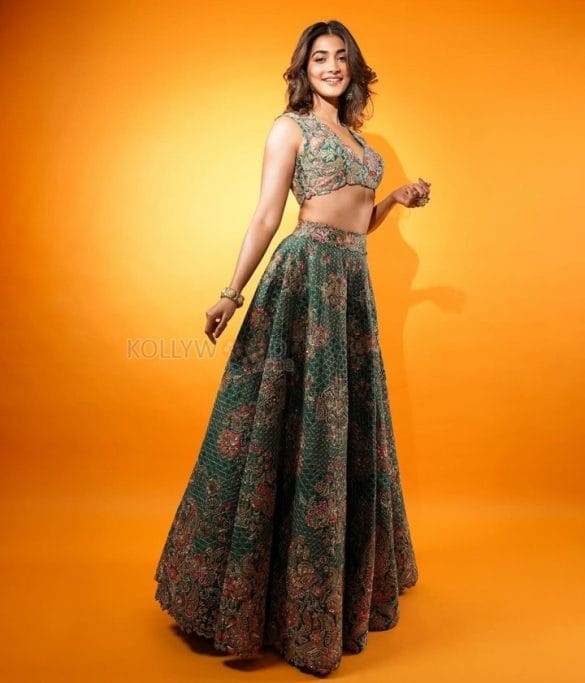 Sexy Pooja Hegde In A Mudra Green Lehenga With Organza Dupatta With Resham And Zardozi ...