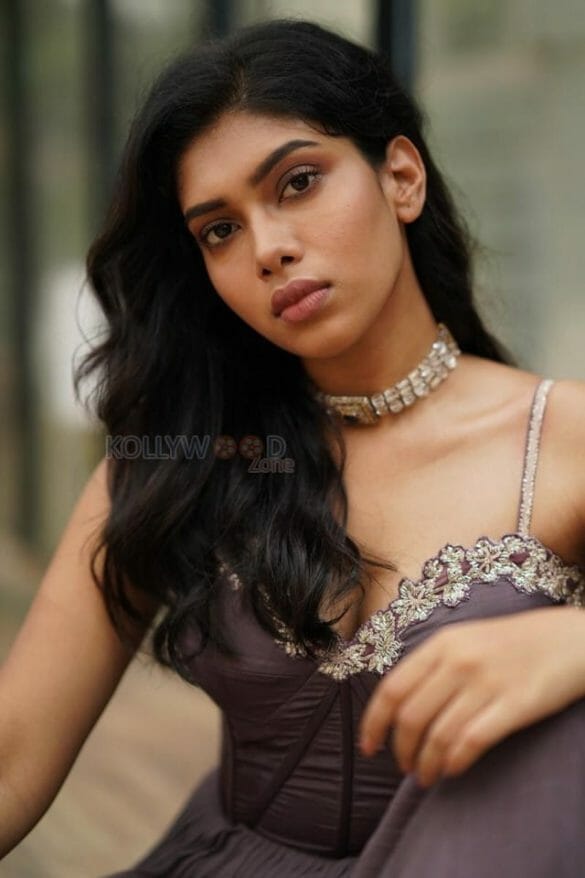 Beautiful Actress Dushara Vijayan Photoshoot Pictures 13 (123264 ...