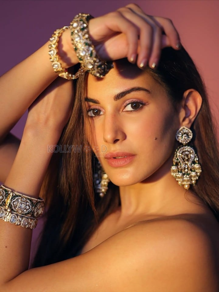 Influencer Life Actress Amyra Dastur In A Light Green Floral ...