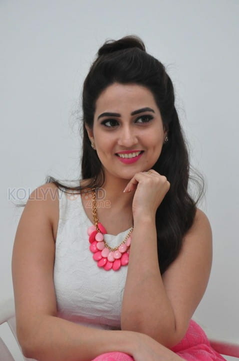 Actress Manjusha Photoshoot Pictures 20 (84809) | Kollywood Zone