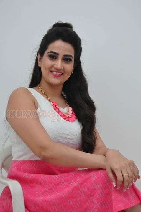 Actress Manjusha Photoshoot Pictures 25 (84814) | Kollywood Zone