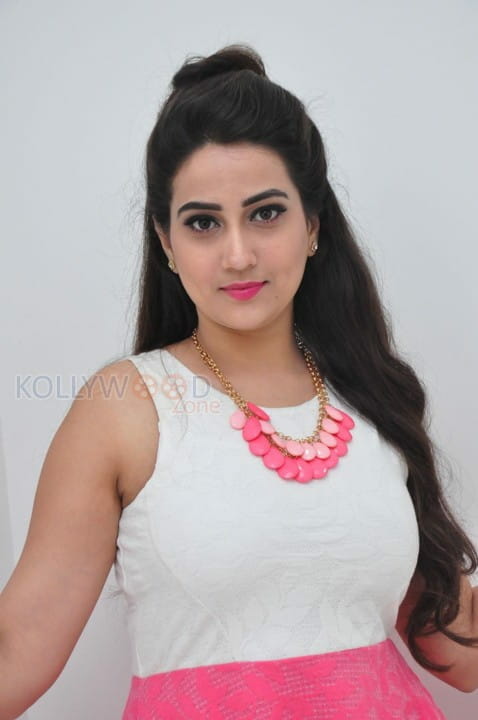 Actress Manjusha Photoshoot Pictures 30 (84819) | Kollywood Zone