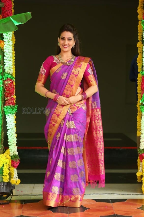 Actress Manjusha Traditional Saree Photos 19 (84842) | Kollywood Zone