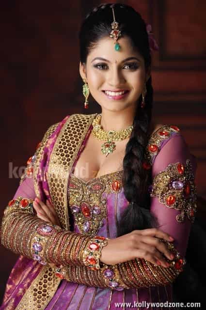 Actress Shruthi Reddy Sexy Photos 10 (90496) | Kollywood Zone