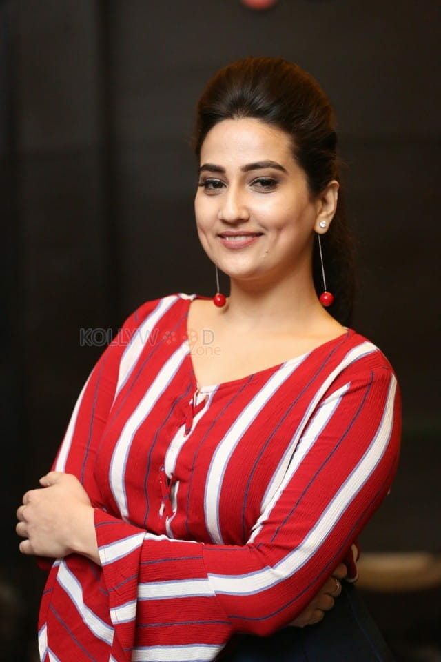 Anchor Manjusha At Majili Success Celebrations Photos 06 (85261 ...