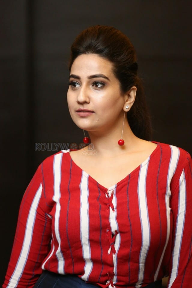 Anchor Manjusha At Majili Success Celebrations Photos 12 (85267 ...