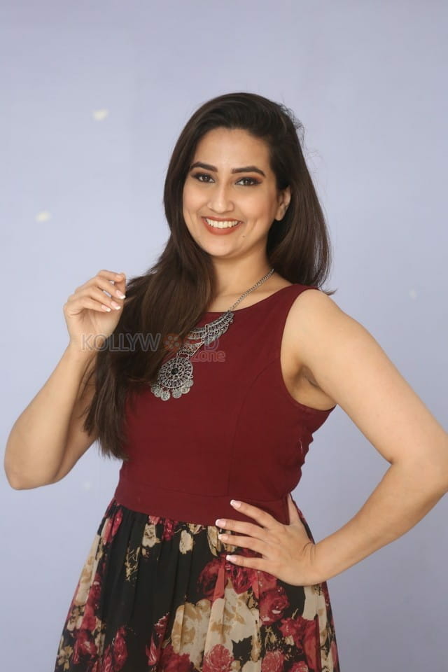 Anchor Manjusha At Malli Malli Chusa Trailer Launch Photos 06 (85293) | Kollywood Zone