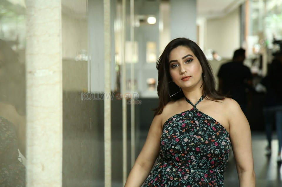 Anchor Manjusha At Saaho Movie Press Meet Photos 19 (85546) | Kollywood ...