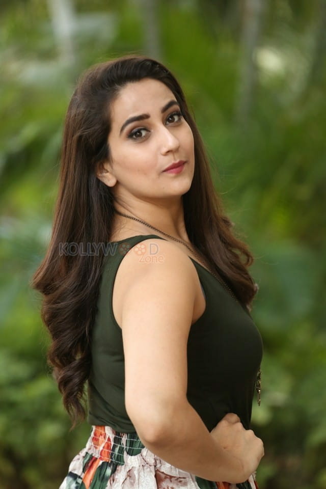 Anchor Manjusha At Sharaba Success Meet Photos 17 (85582) | Kollywood Zone