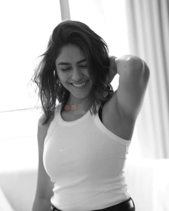 Beautiful Mrunal Thakur In A Monochrome Photoshoot Stills 05 (336532 ...