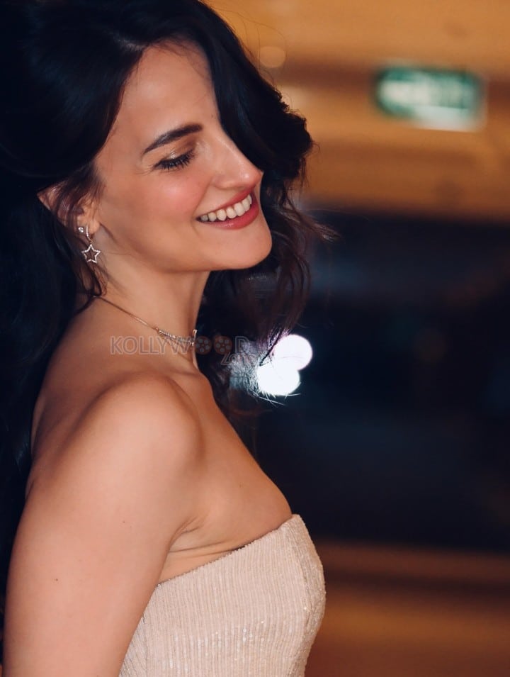 Sexy Swedish Greek Actress Elli AvrRam In A Light Strapless Gown With A ...