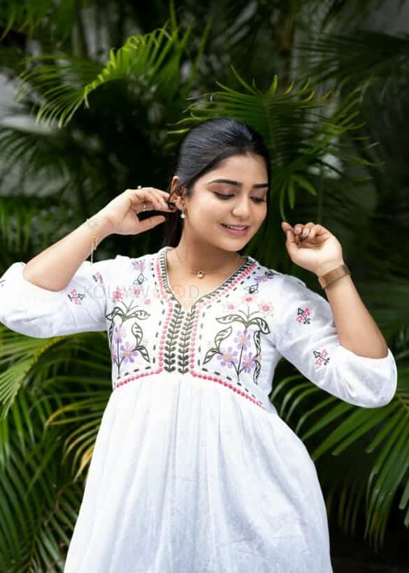 Sridevi Shoban Babu Heroine Gouri G Kishan Photoshoot Pictures 12 ...