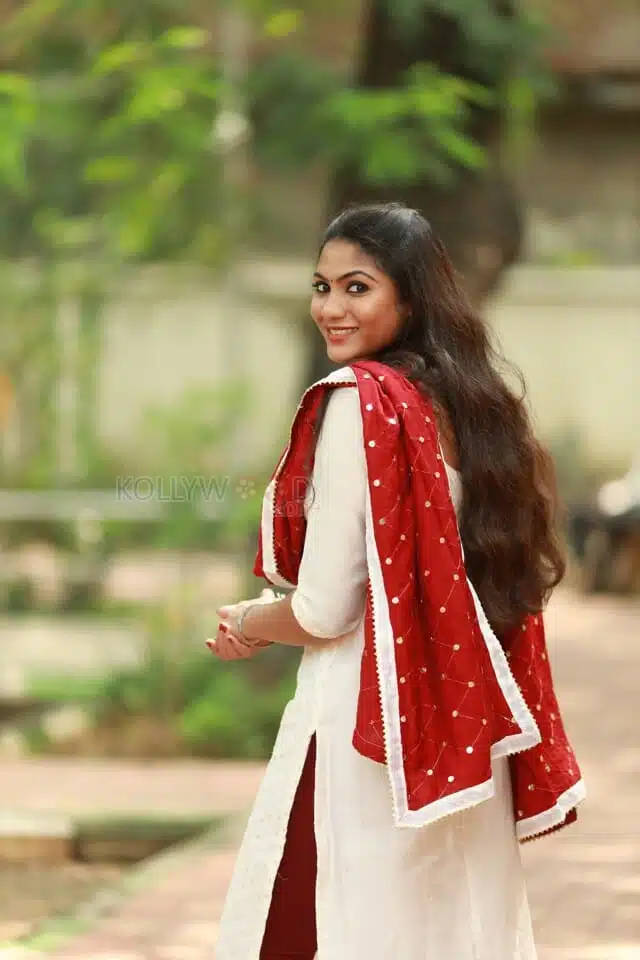 Tamil Actress Shruti Reddy Latest Photoshoot Pictures 109 (241104 ...