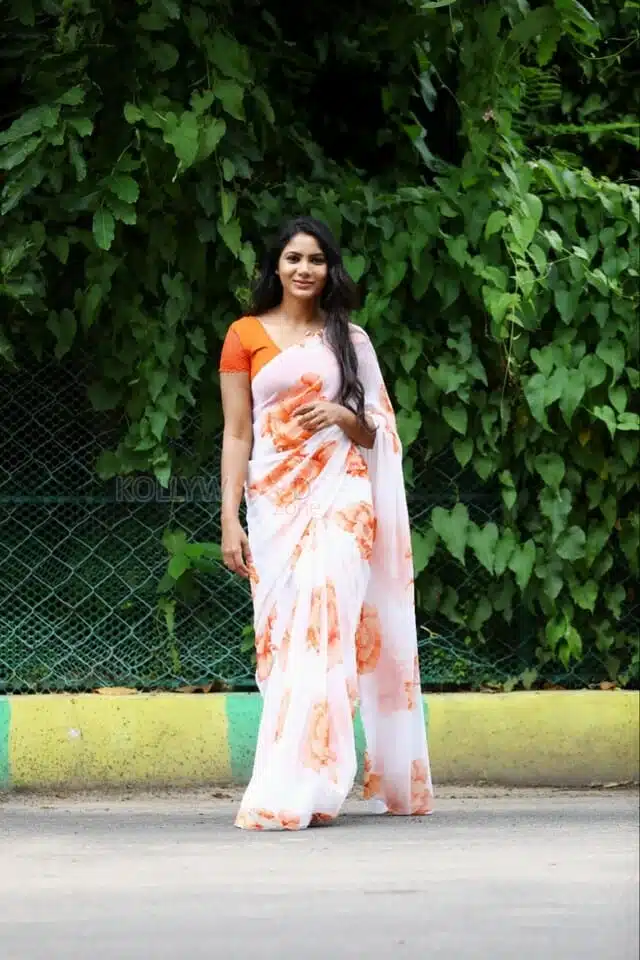 Tamil Actress Shruti Reddy Latest Photoshoot Pictures 73 (241206 ...