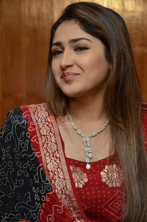 Telugu Actress Sayesha New Pictures 11 (88737) | Kollywood Zone