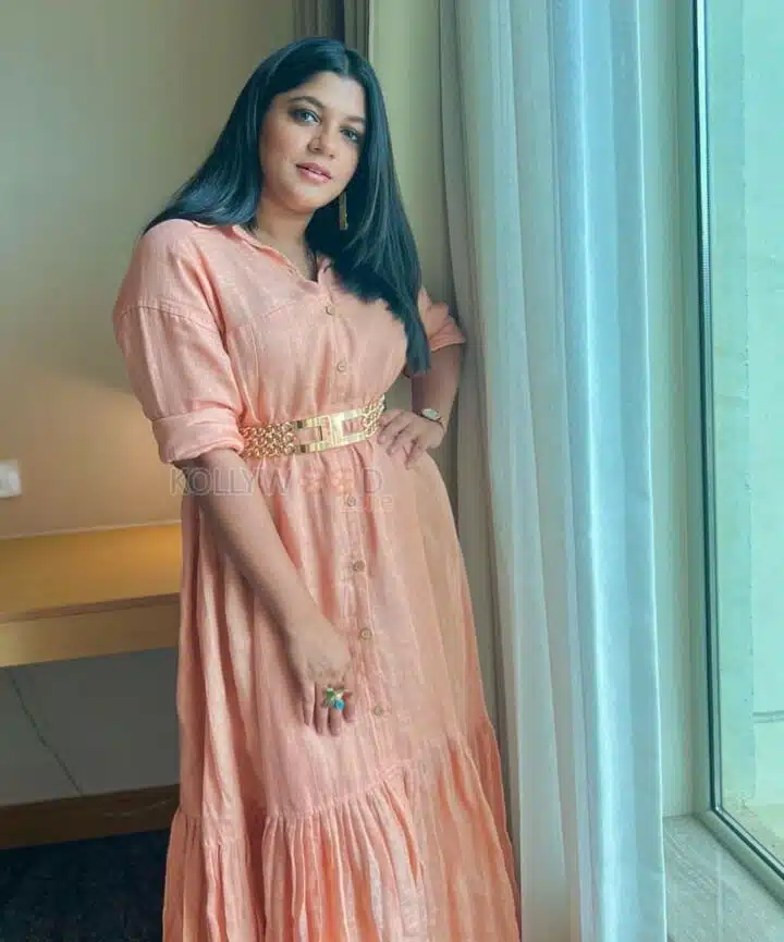 Actress Aparna Balamurali Photoshoot Stills 02 (237212) | Kollywood Zone