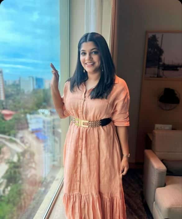 Actress Aparna Balamurali Photoshoot Stills 05 (237209) | Kollywood Zone