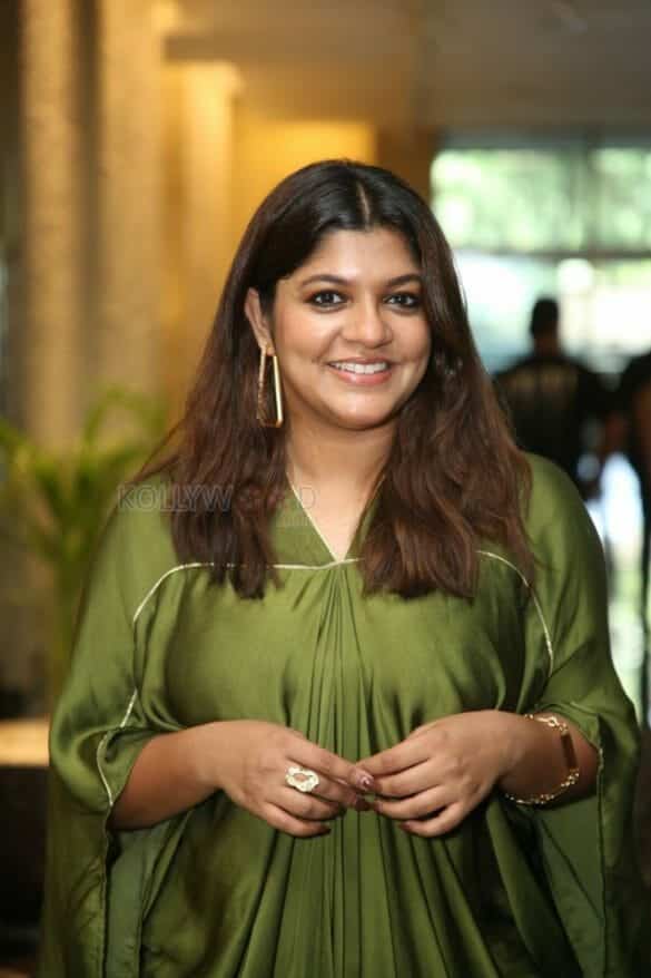 Actress Aparna Balamurali At 2018 Movie Success Meet Pictures 14 ...