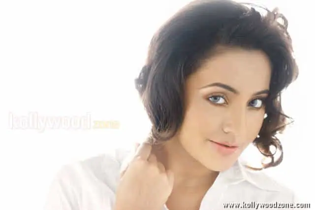 Actress Bhamaa Sexy Photos 16 (104310) | Kollywood Zone