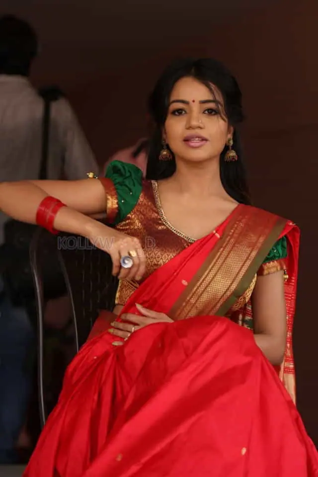 Actress Bhavya Sri At Silk India Expo Photos 30 (104955) | Kollywood Zone