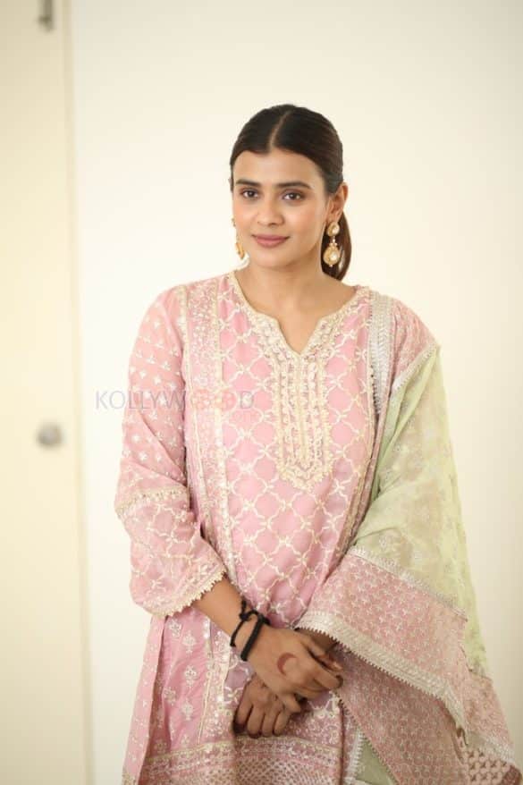 Actress Hebah Patel At Odela 2 Movie Interview Photos 22 (339681 ...