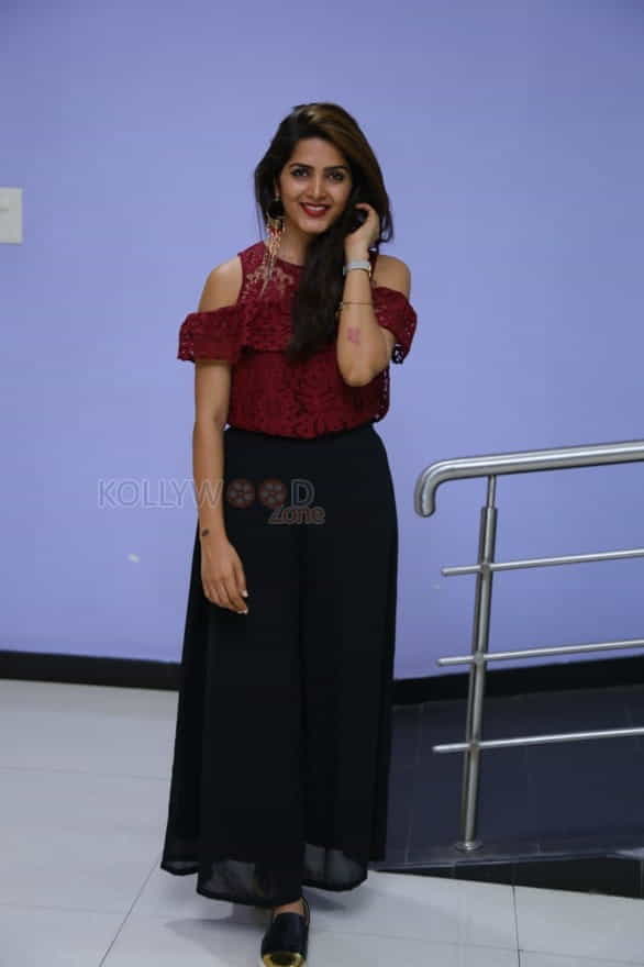 Actress Pavani Gangireddy New Photos 06 (107444) | Kollywood Zone