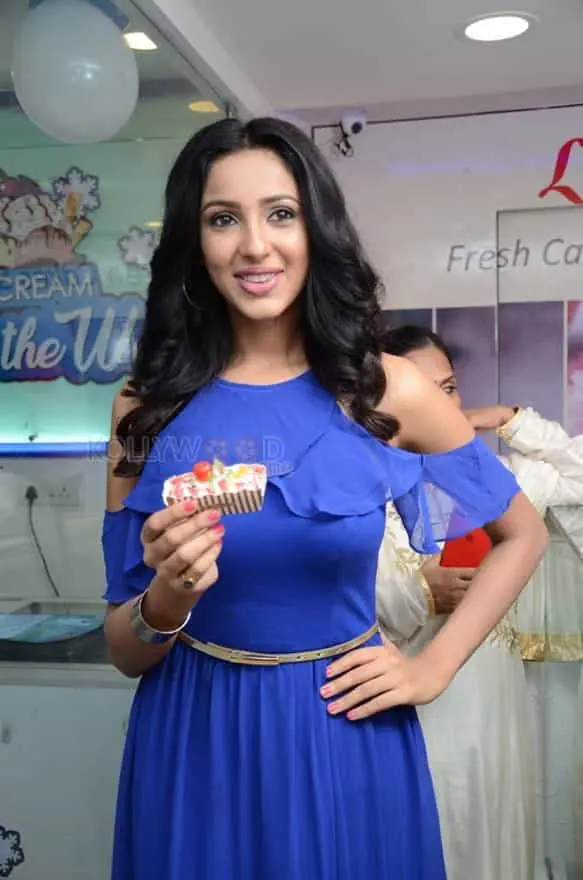 Actress Priya Shri New Pictures 27 (107615) | Kollywood Zone