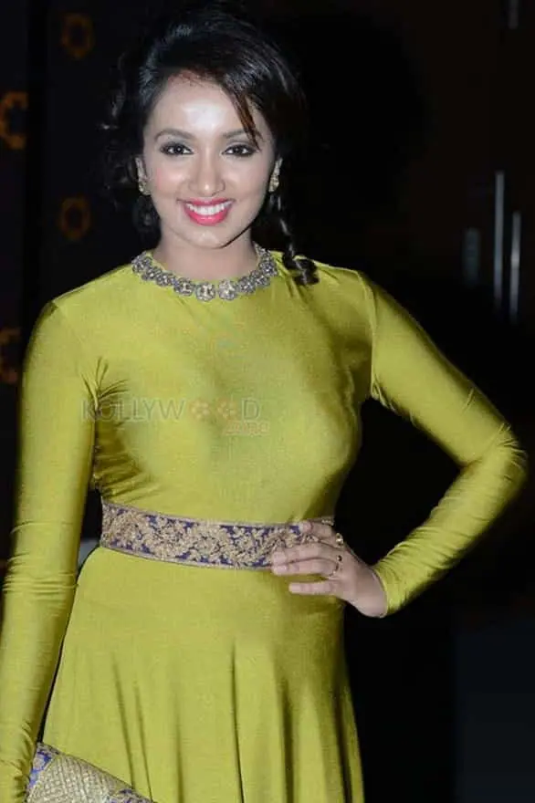 Actress Tejaswi Madivada Spicy Stills 03 (113447) | Kollywood Zone
