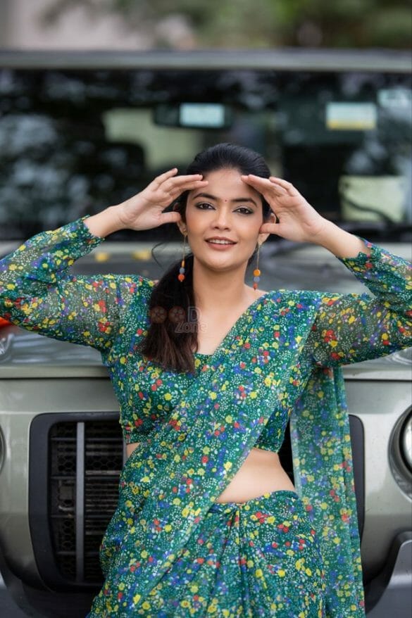 Tollywood Actress Kalpika Ganesh Photoshoot Stills 03 (237242 ...