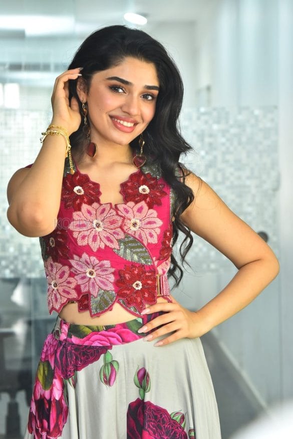 Actress Krithi Shetty At Manamey Movie Interview Pictures 19 (305748) | Kollywood Zone