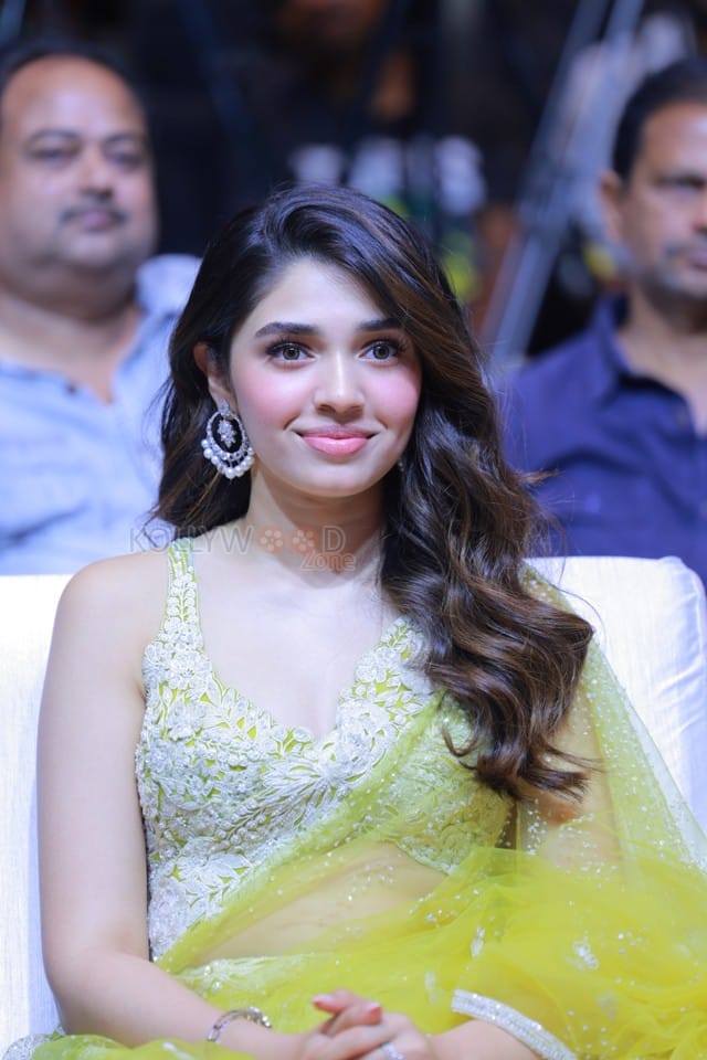 Actress Krithi Shetty At The Grand Pre Release Event Of Vaa Vaathiyaar ...