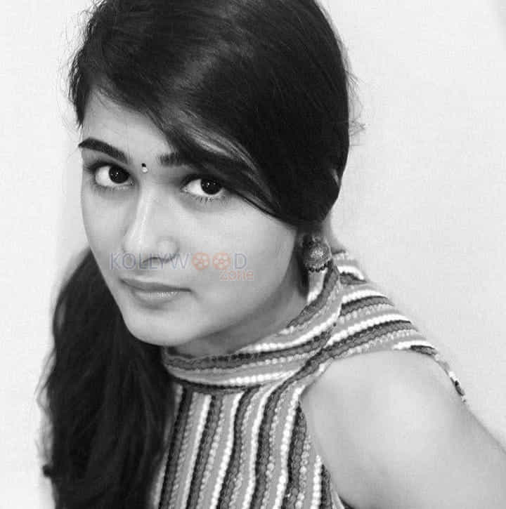 Actress Shalini Pandey Rare Photos Unseen Photos 18 (123026 ...